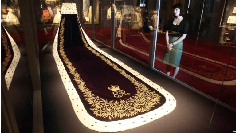 The Fashion of Elizabeth II’s Coronation: Styled by Norman Hartnell ...
